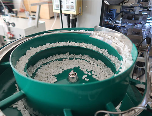 How To Solve The Problem Of Manual Feeding By Automatic Feeding ...